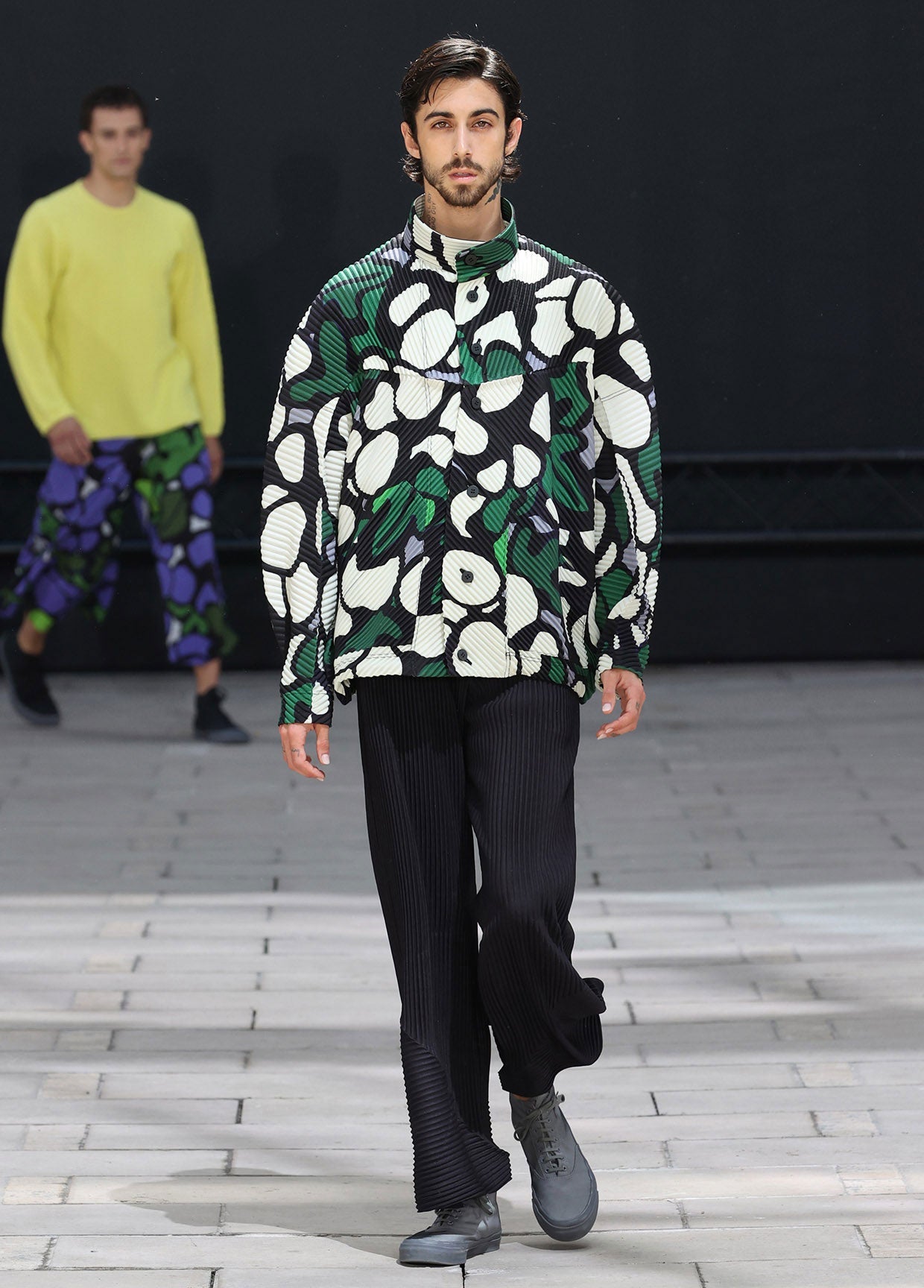 HOMME PLISSÉ ISSEY MIYAKE SPRING SUMMER 2023 コレクション36 – isseymiyake.com
