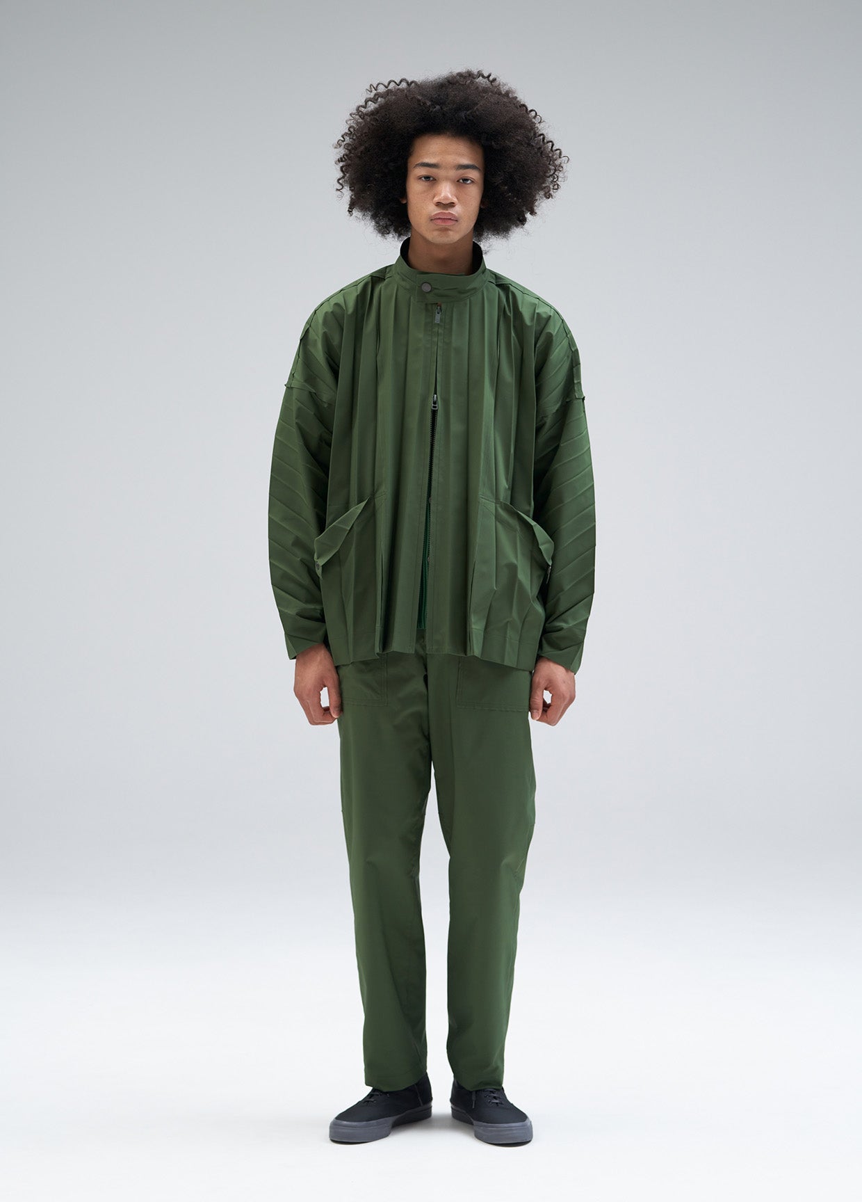 HOMME PLISSÉ ISSEY MIYAKE AUTUMN WINTER 2021/22 コレクション27 – isseymiyake.com