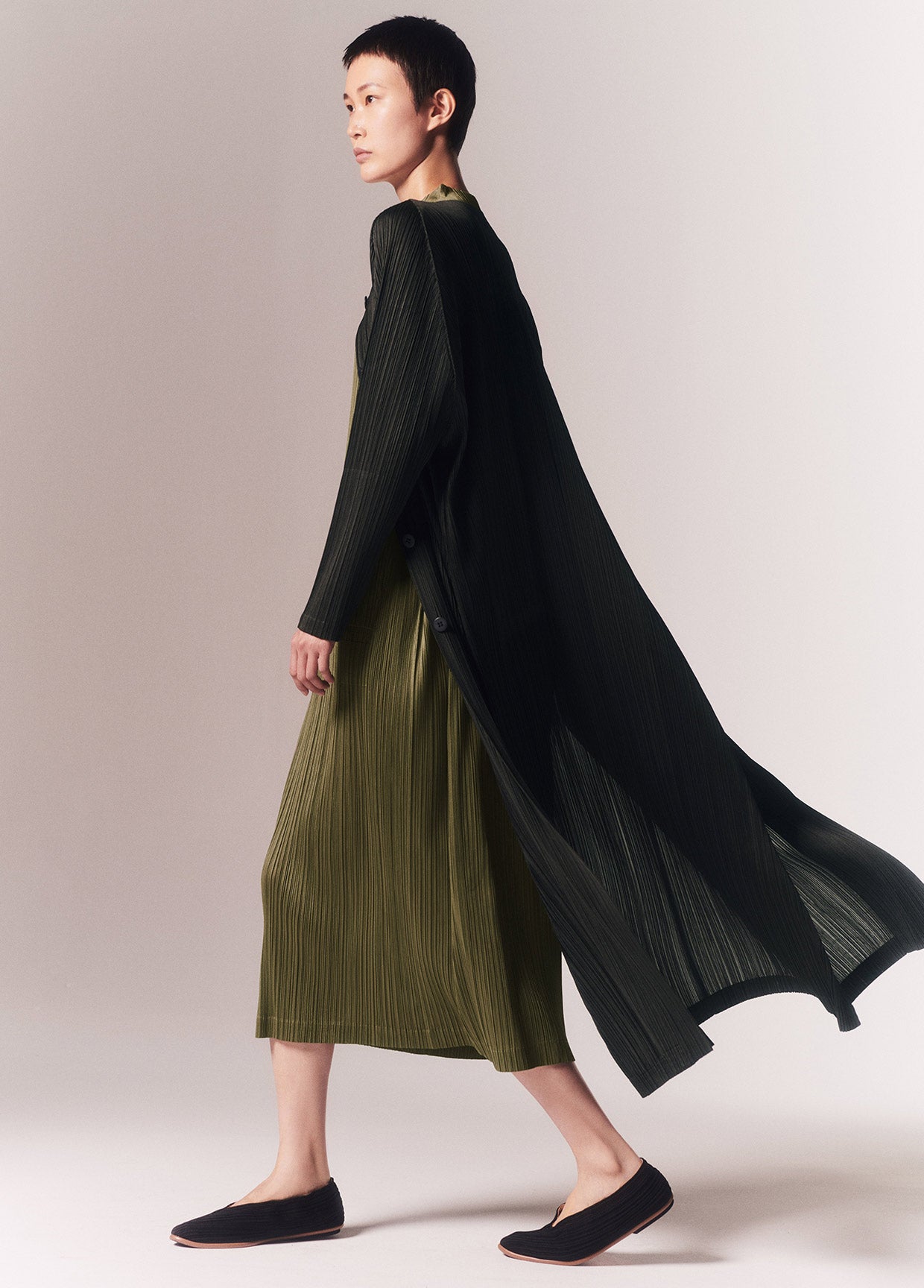 PLEATS PLEASE ISSEY MIYAKE ルック – isseymiyake.com