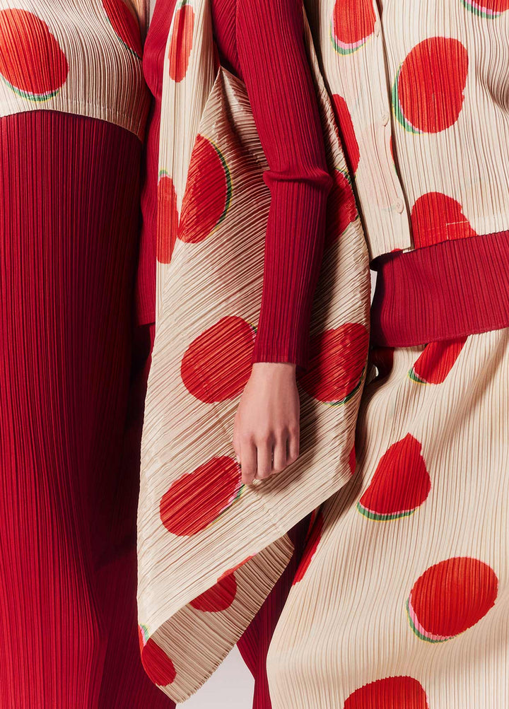 PLEATS PLEASE ISSEY MIYAKE ルック – isseymiyake.com
